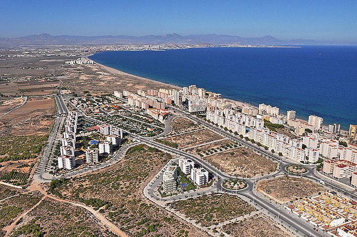 Arenales del Sol, Alicante, Costa Blanca North - Spanienvilla
